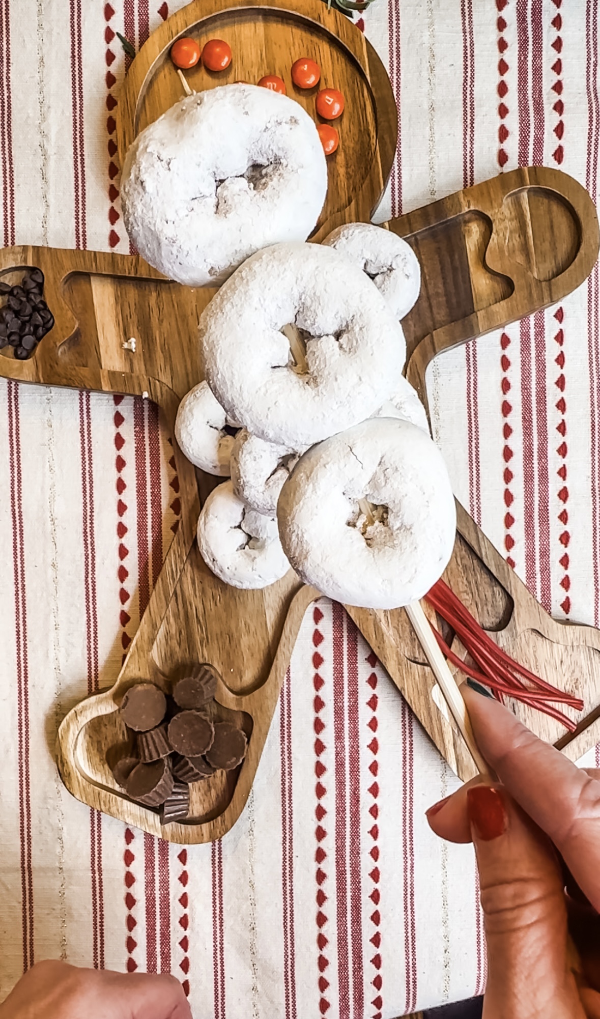 "Frosty" Snowman Donuts - Crazy Busy Mama