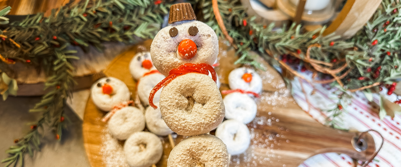 "Frosty" Snowman Donuts - Crazy Busy Mama
