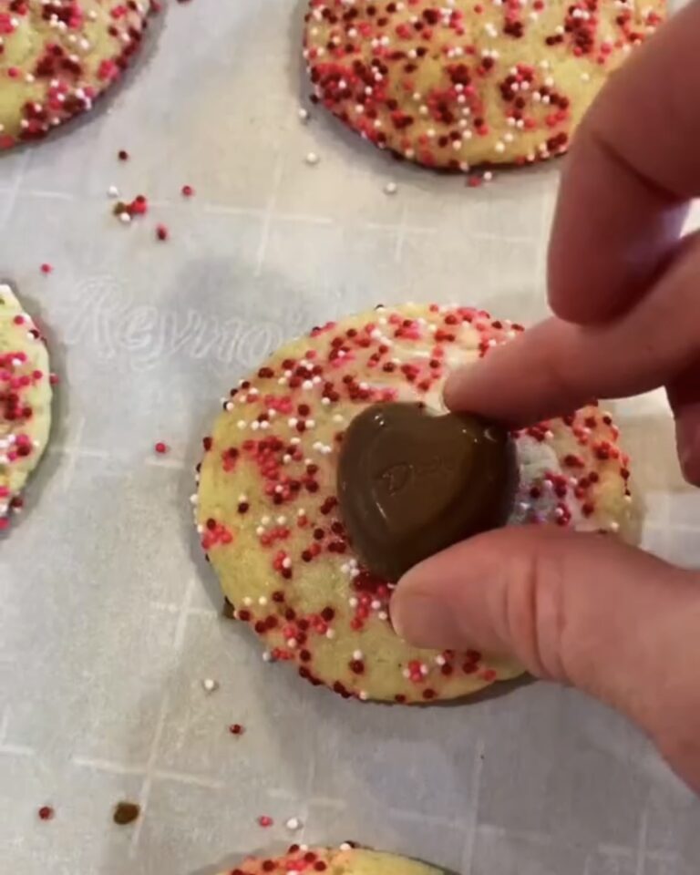 Easy Valentine's Day Cookies - Crazy Busy Mama