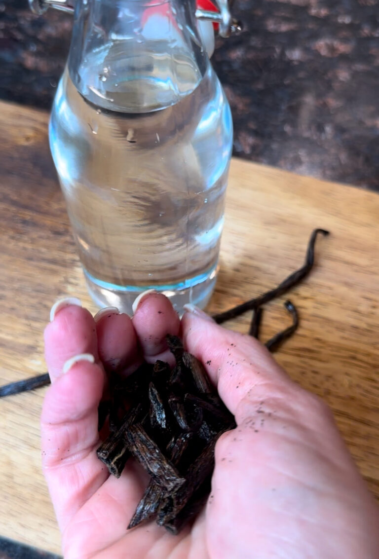 Homemade Vanilla Extract - Crazy Busy Mama